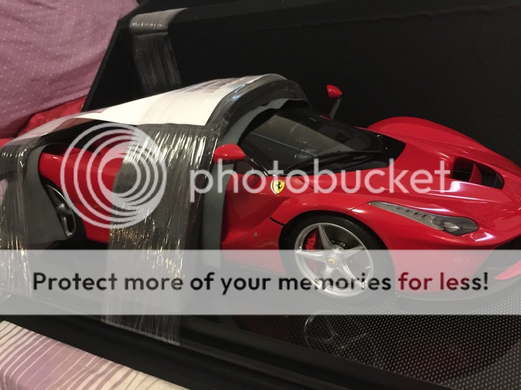 Unboxing Amalgam 1/8 Ferrari LaFerrari in Rosso Corsa! | DiecastXchange ...